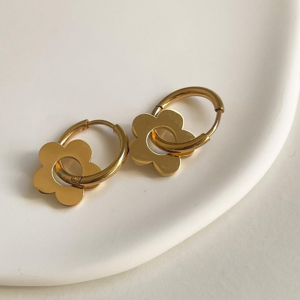 Daisy Hoop Earrings – modeandbeyond